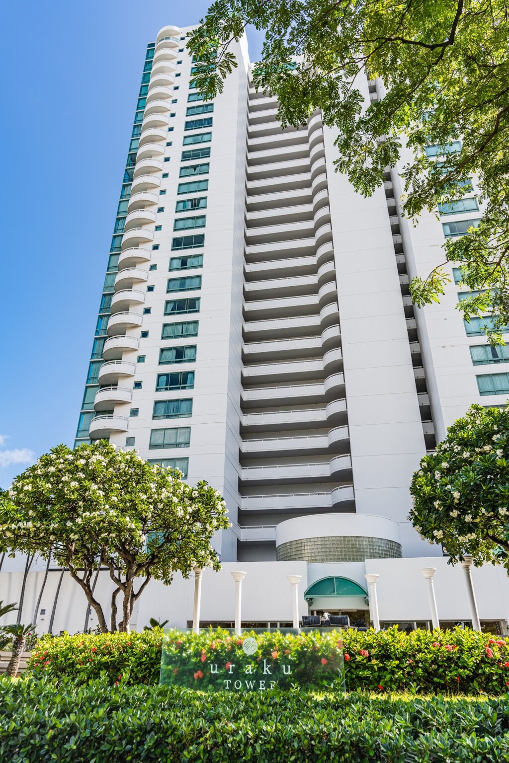 Uraku Tower Penthouse #28A - 3 Bedroom 2.5 Bath - HAWAII SQUARE コンシェルジュ ...